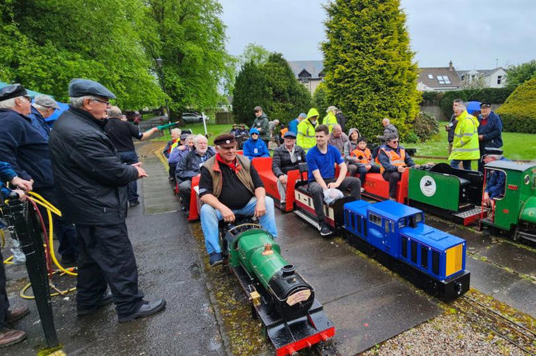 Strathaven Miniature Railway launches modern airbreak carriages as new ...