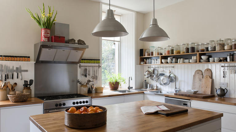Lighting Mistakes That Will Make Your Kitchen Look Dull And Tired