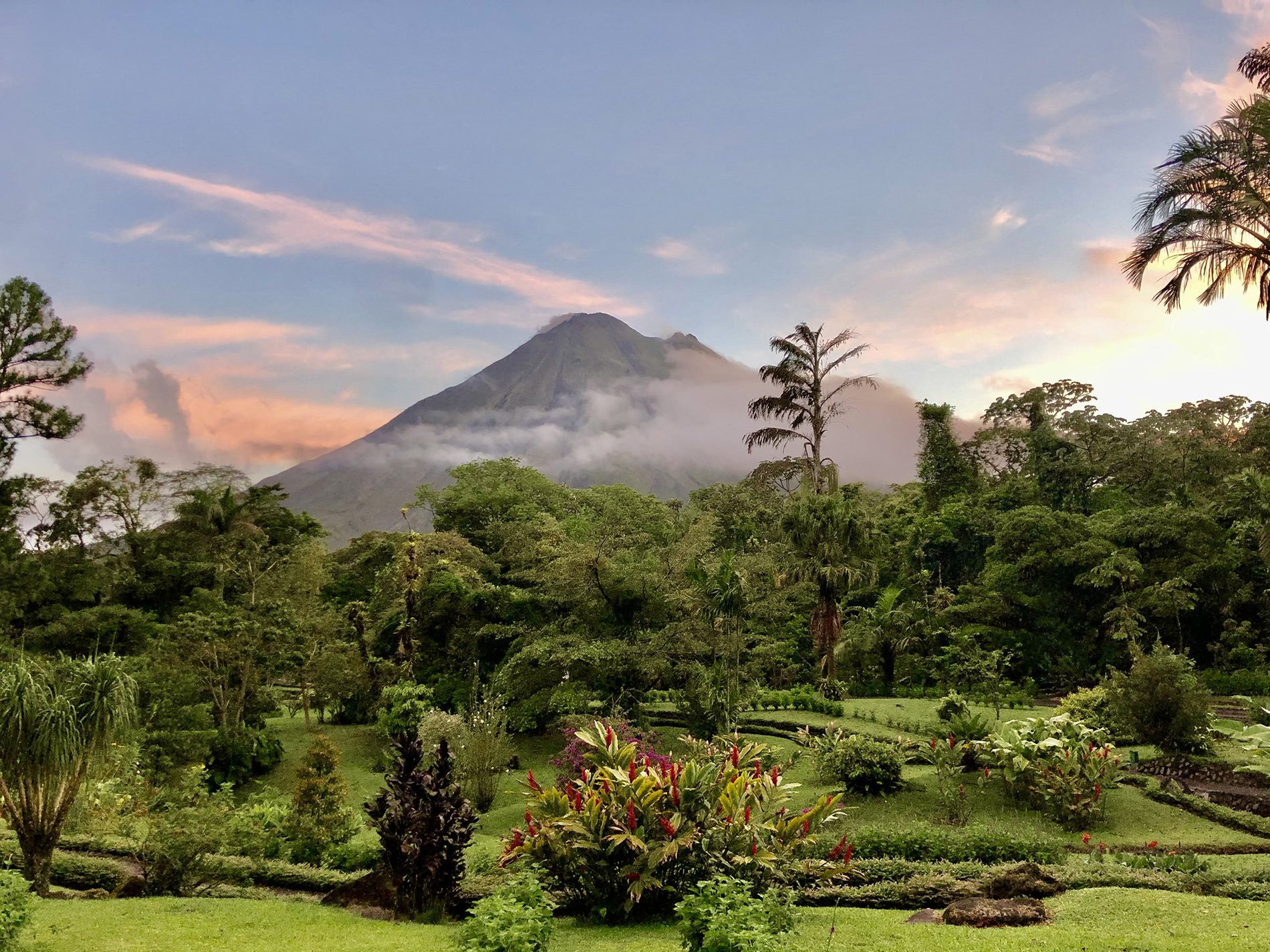 The 5 most beautiful hikes in Costa Rica—from waterfalls to ascending ...