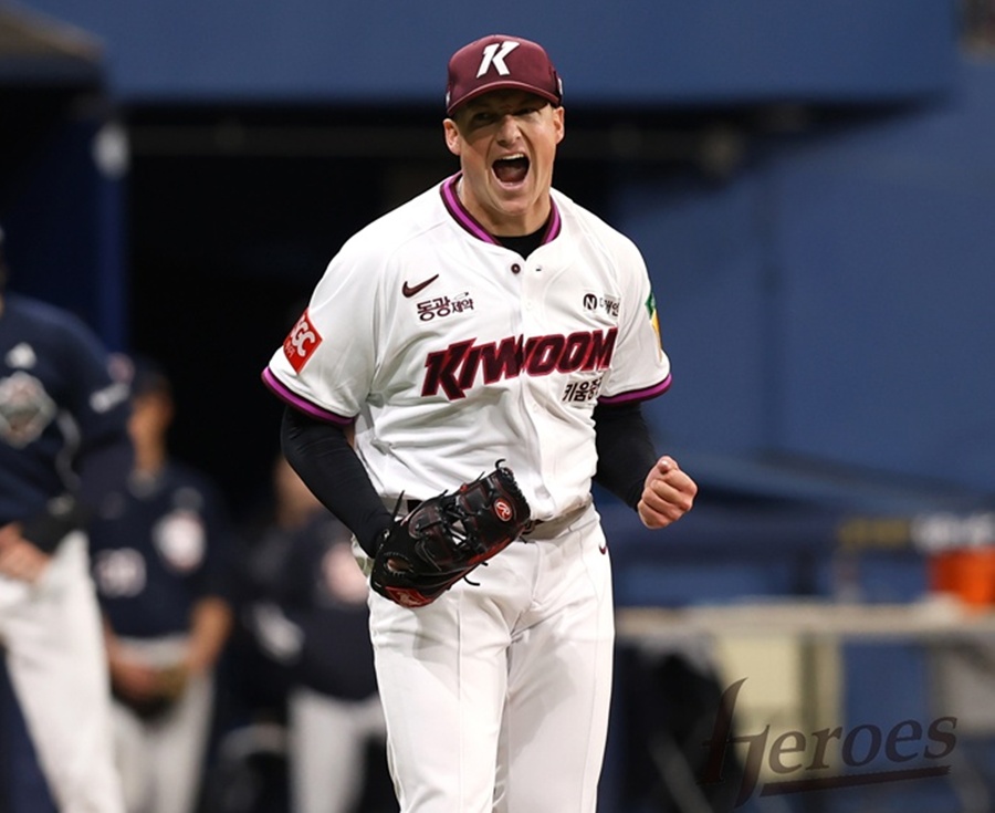 '푸이그 홈런+로젠버그 7이닝 호투' 키움, 공수 조화 속 SSG 9-3 잡고 3연승 [고척 게임노트]