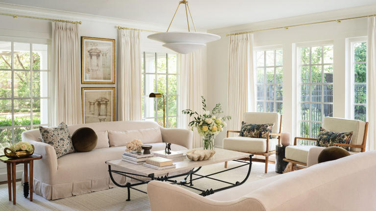 Reimagining this Texas farmhouse brought life and color to a tired ...