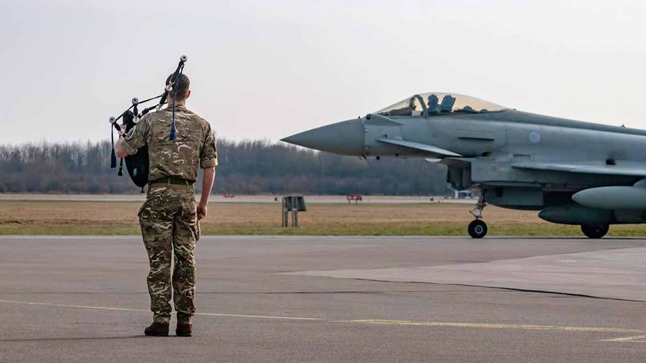 Caccia britannici arrivano in Polonia per rafforzare la difesa della ...