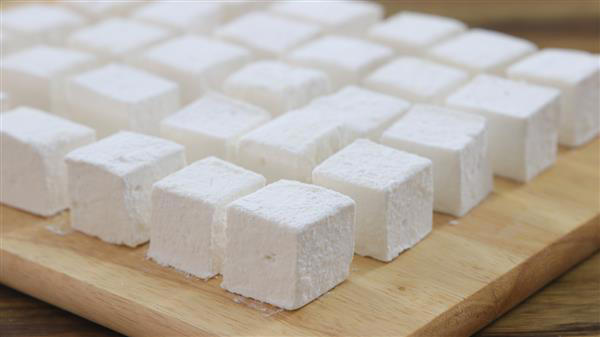 Fluffy Homemade Marshmallows