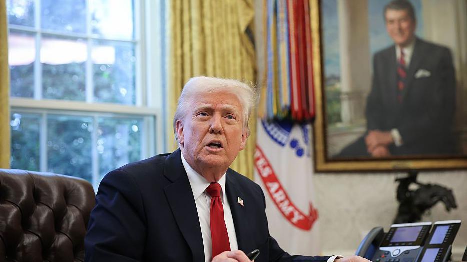 Trump and Carney hold first call amid ongoing tariff war