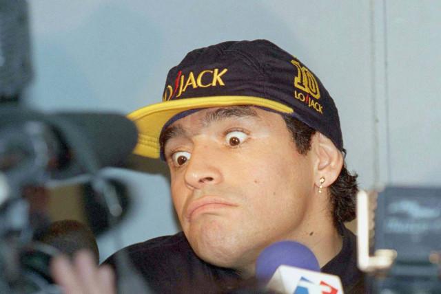 Autopsia de Diego Armando Maradona revela signos de agonía y que su ...