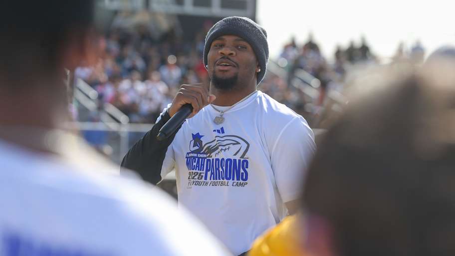 Micah Parsons reacts to viral photo of Penn State's Lavar Arrington II