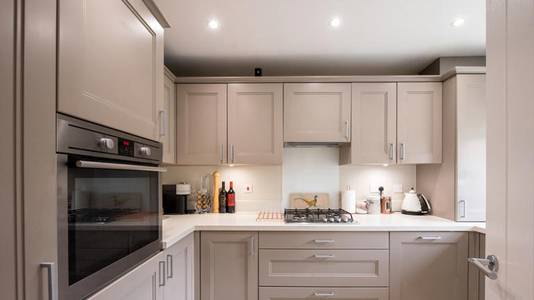 Lighting Mistakes That Will Make Your Kitchen Look Dull And Tired