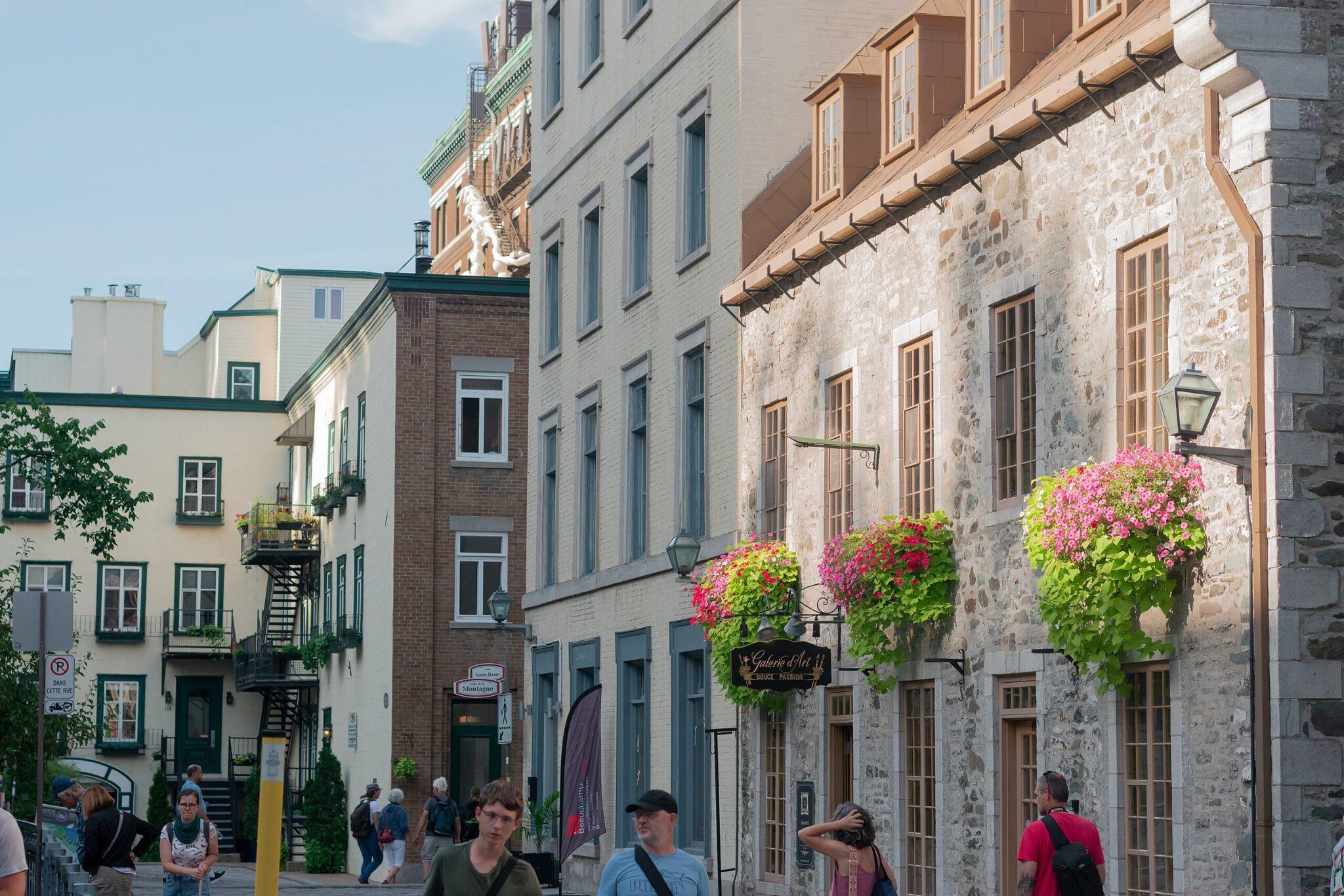 18 Canada landmarks you must visit in your lifetime