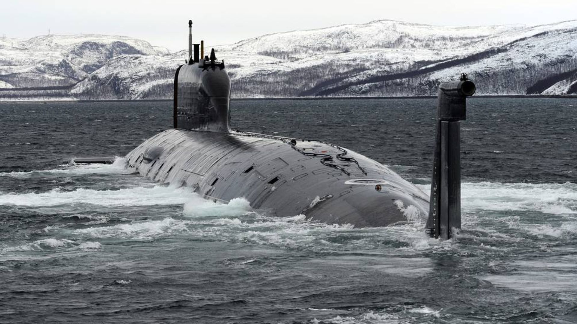 Russia unleashes nuclear submarine with 621-mile strike range ...