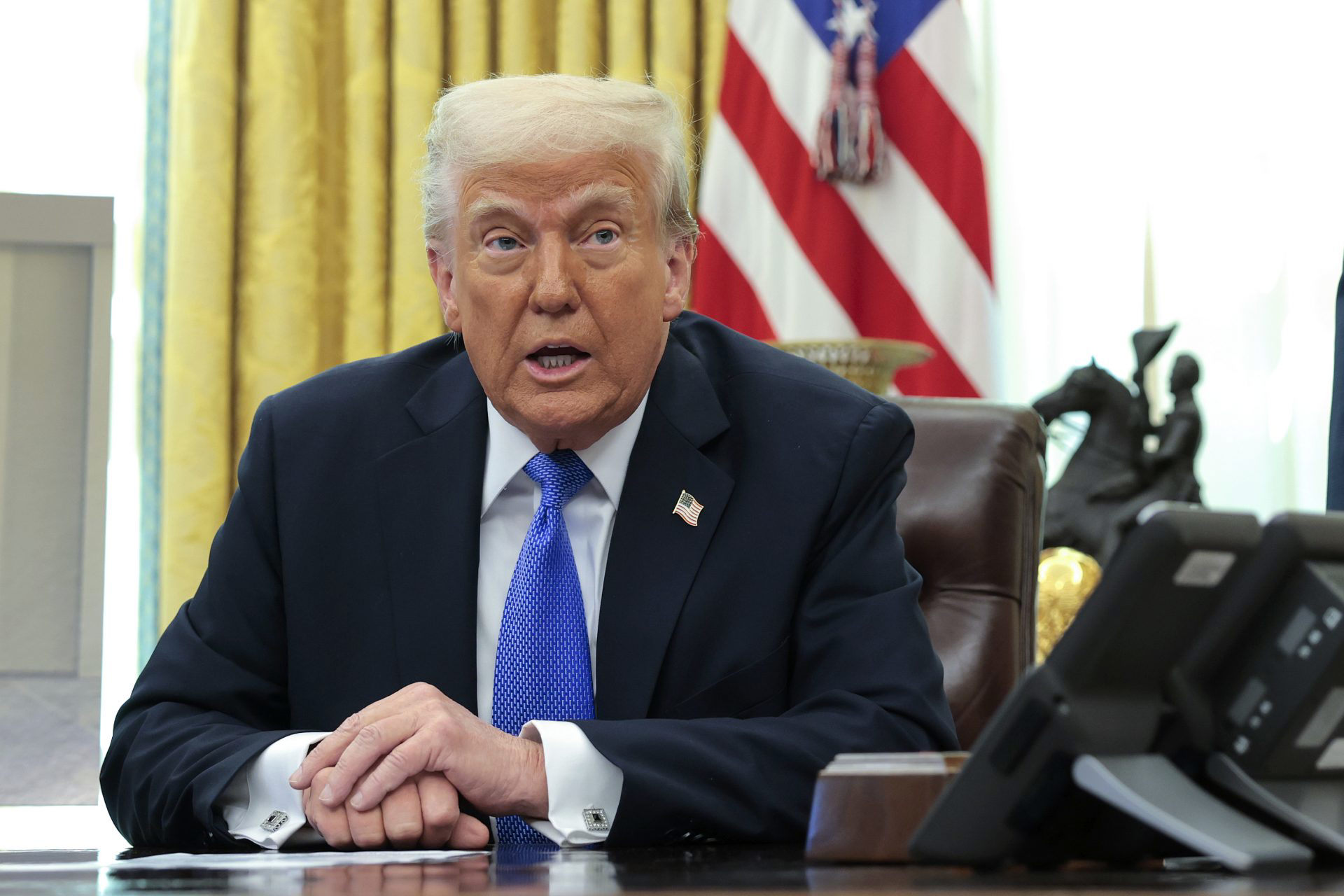 Automakers braze for Trump’s 25% tariffs, their worst-case scenario Automakers braze for Trump’s 25% tariffs, their worst-case scenario