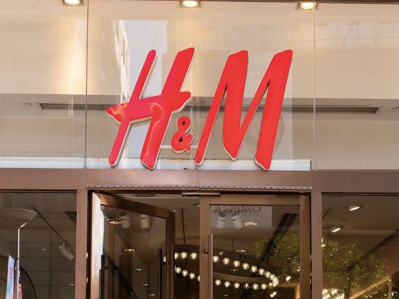 Der schönste Winter-Trend 2025: Die „Hafermilch“-Hose von H&M