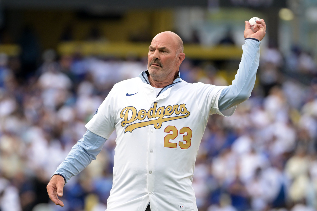 World Series heroes come together as Dodgers great Kirk Gibson throws ...