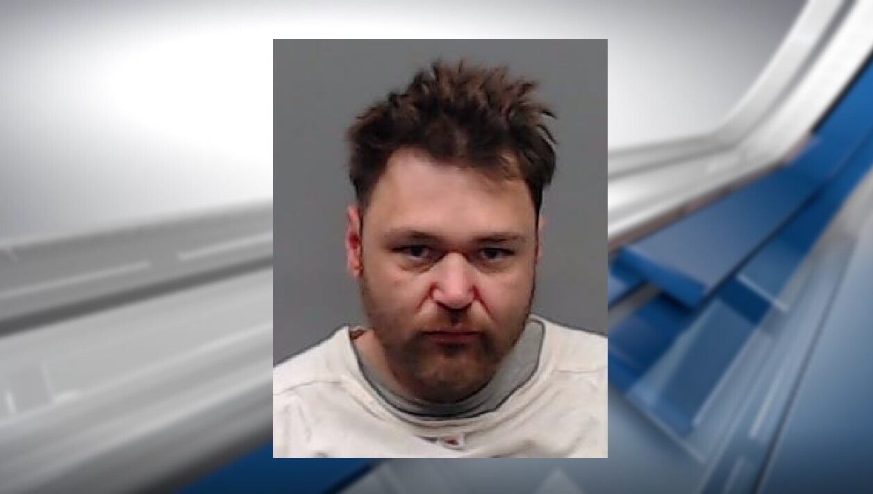 Burglary suspect calls Tyler police for help after injuring himself ...