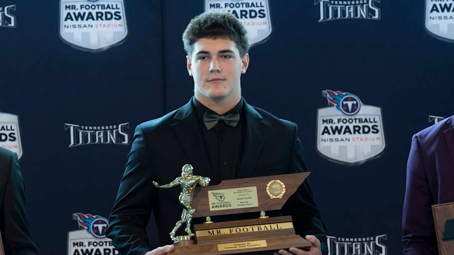 5-Star Quarterback Recruit Taking More Visits Before Commitment