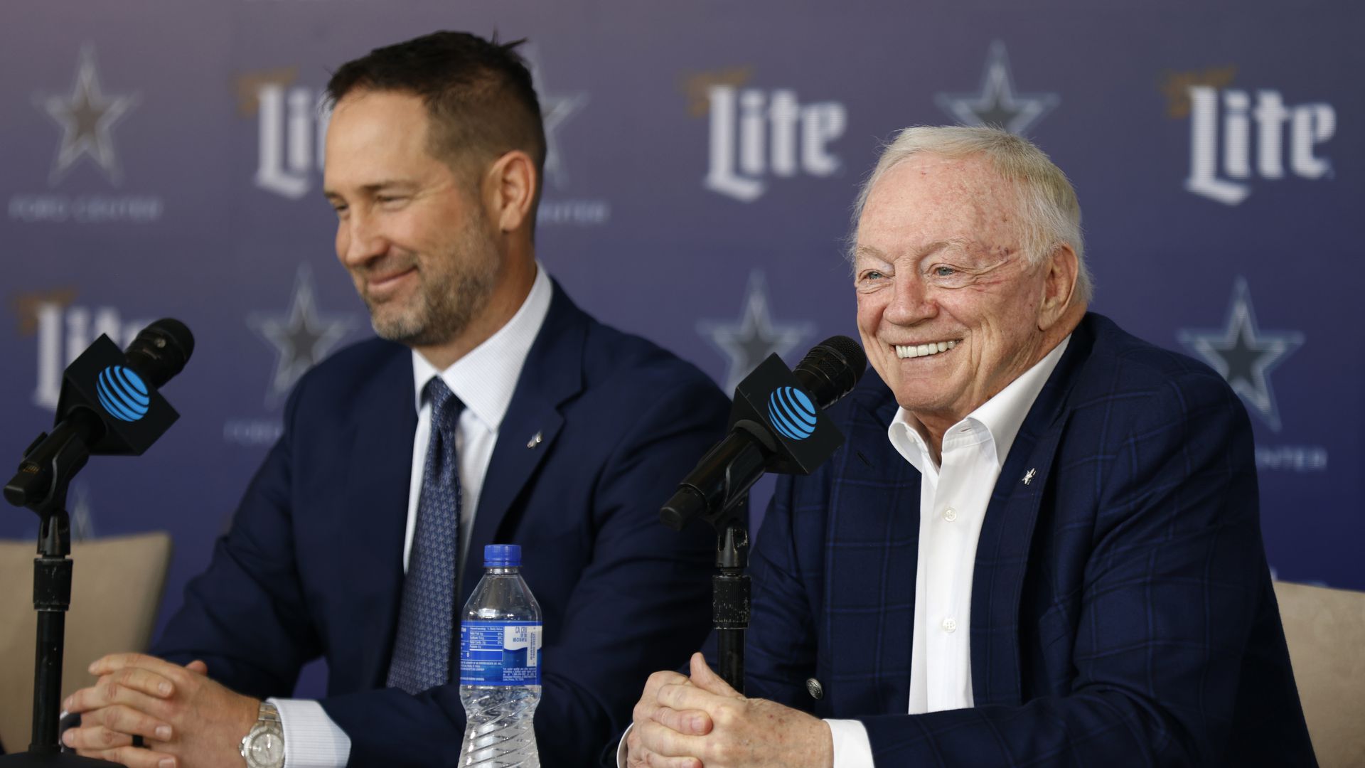 Dallas Cowboys can’t afford to trade up in the draft