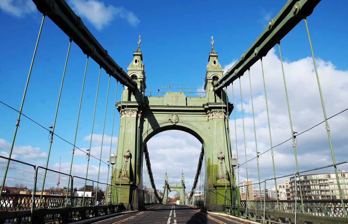 'Build military-style Thames crossing to allow Hammersmith Bridge fix'
