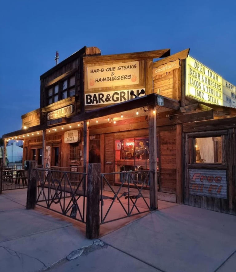 The Best Restaurants & Bars In Joshua Tree