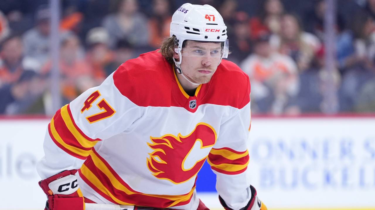 Flames, Connor Zary agree to three-year contract