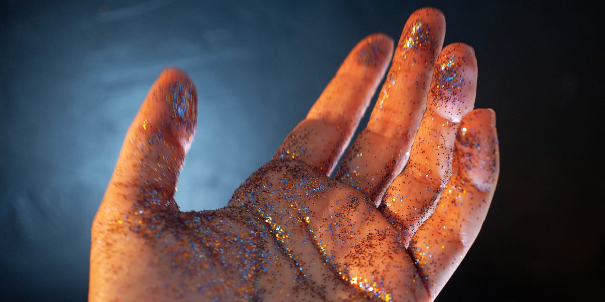 Here's How To Read Your Palm Love Line And What It Reveals About Your ...