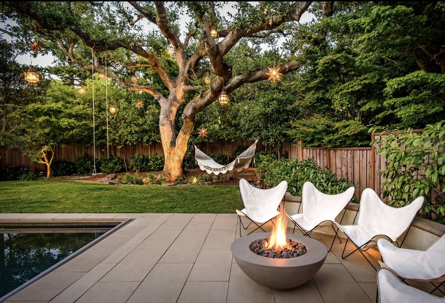 Upgrade Your Outdoor Space With These Beautiful Backyard Décor Ideas