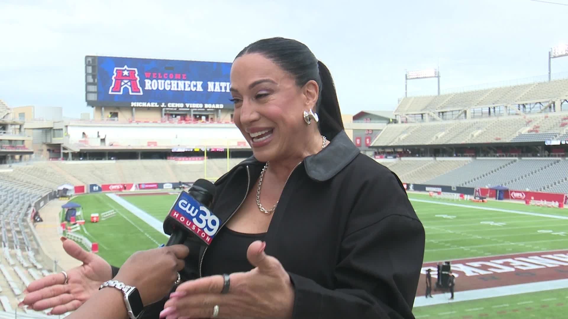 UFL owner Dany Garcia talks with CW39