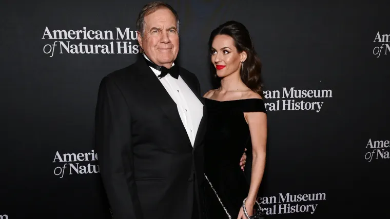 Bill Belichick's girlfriend turns heads at CFP title game, adding fuel ...