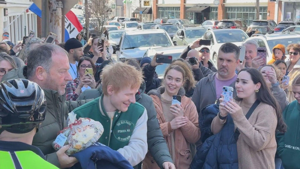 Ed Sheeran surprises fans in Ipswich, performs at The Old Phone pub