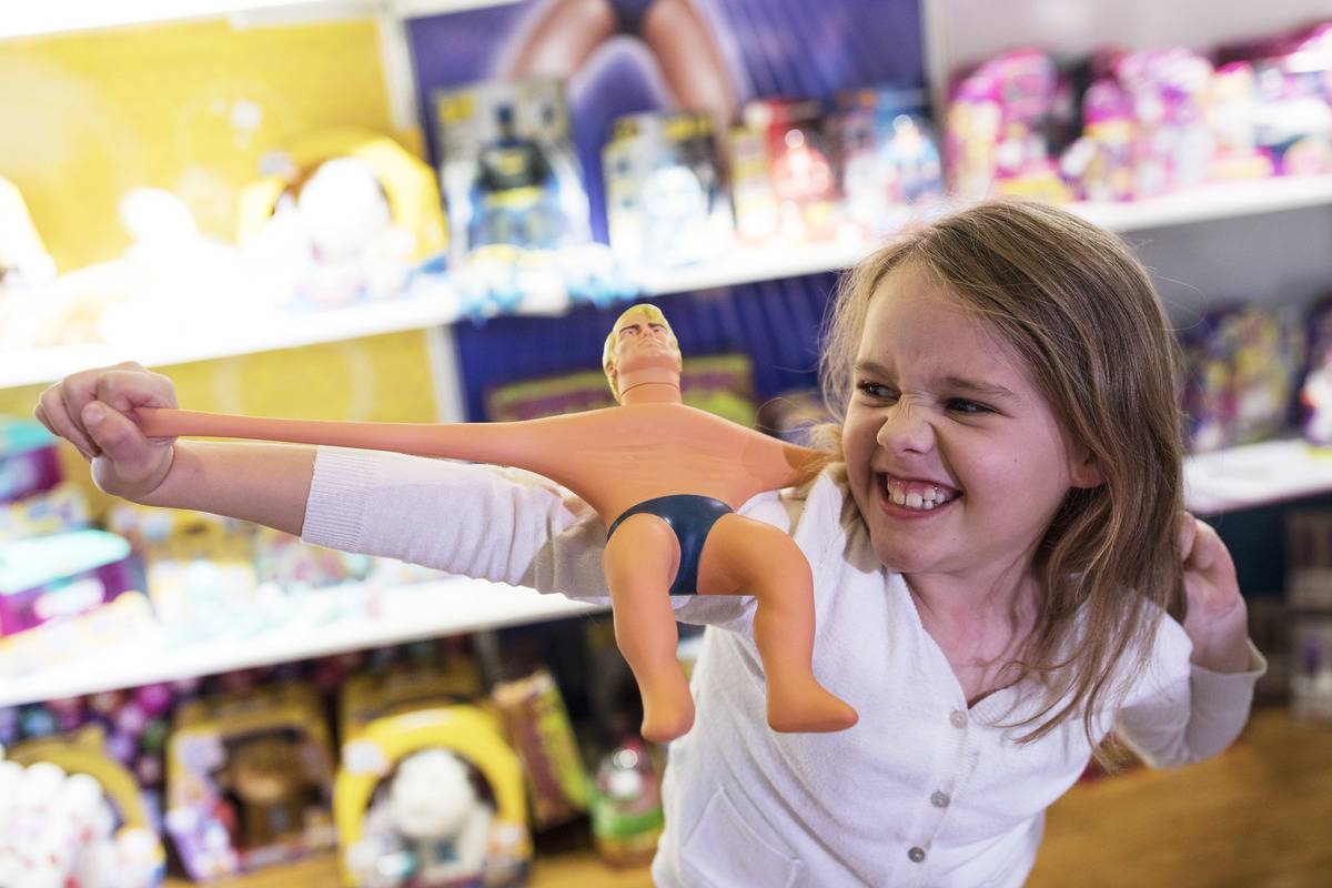 30+ photos of nostalgic toys from the '60s and '70s