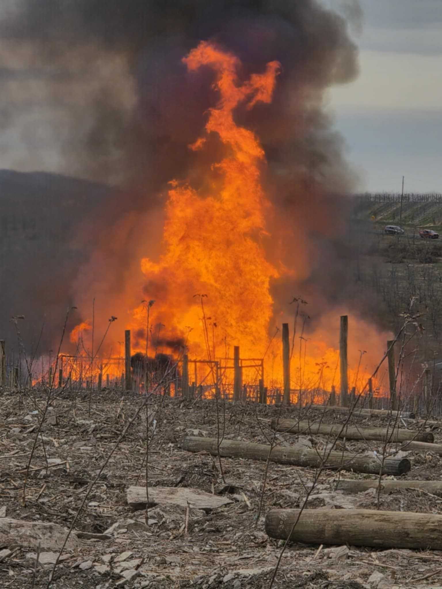 Crews respond to large barn fire