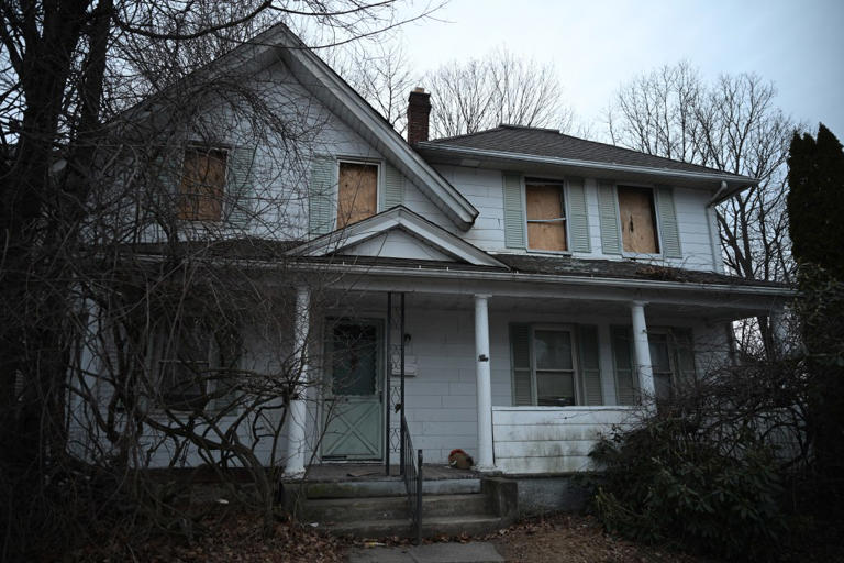 Biological mom of Connecticut ‘house of horrors’ victim says seeing ...