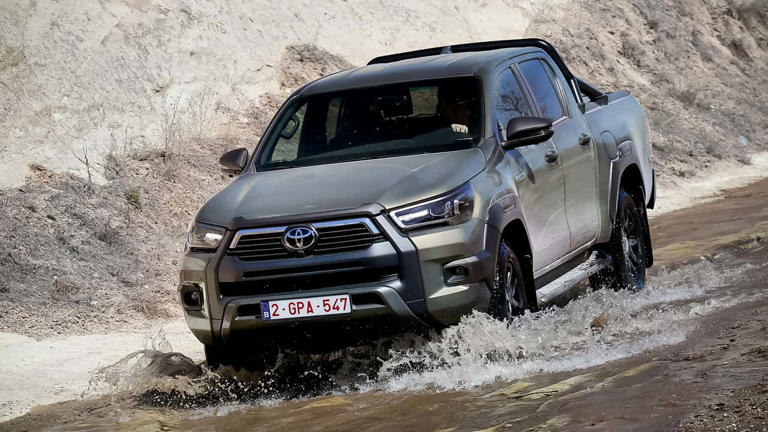 Toyota Hilux Hybrid 48V, alla prova del primo pick-up ibrido