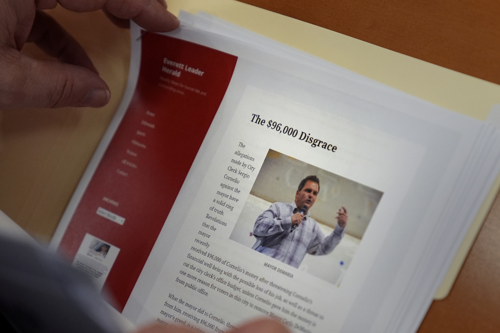 A mayor's lawsuit shut down a newspaper over fake stories. Now he faces ...