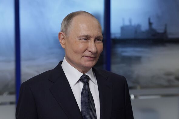 Putin wears full face of makeup in first sighting since Zelensky ...