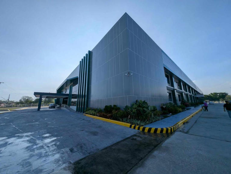 Concepcion inaugurates new government center