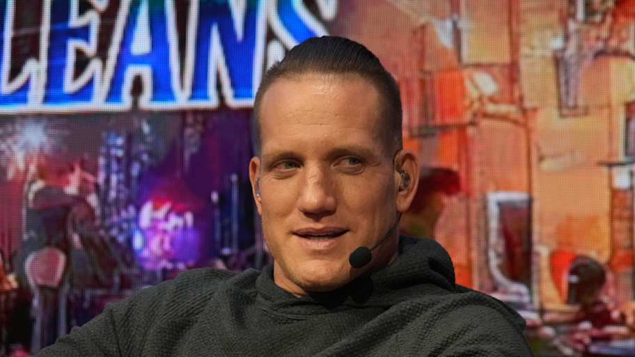 'What does that tell you?' A.J. Hawk on Vikings leaving door open for ...