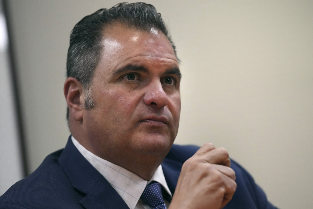 A mayor's lawsuit shut down a newspaper over fake stories. Now he faces ...