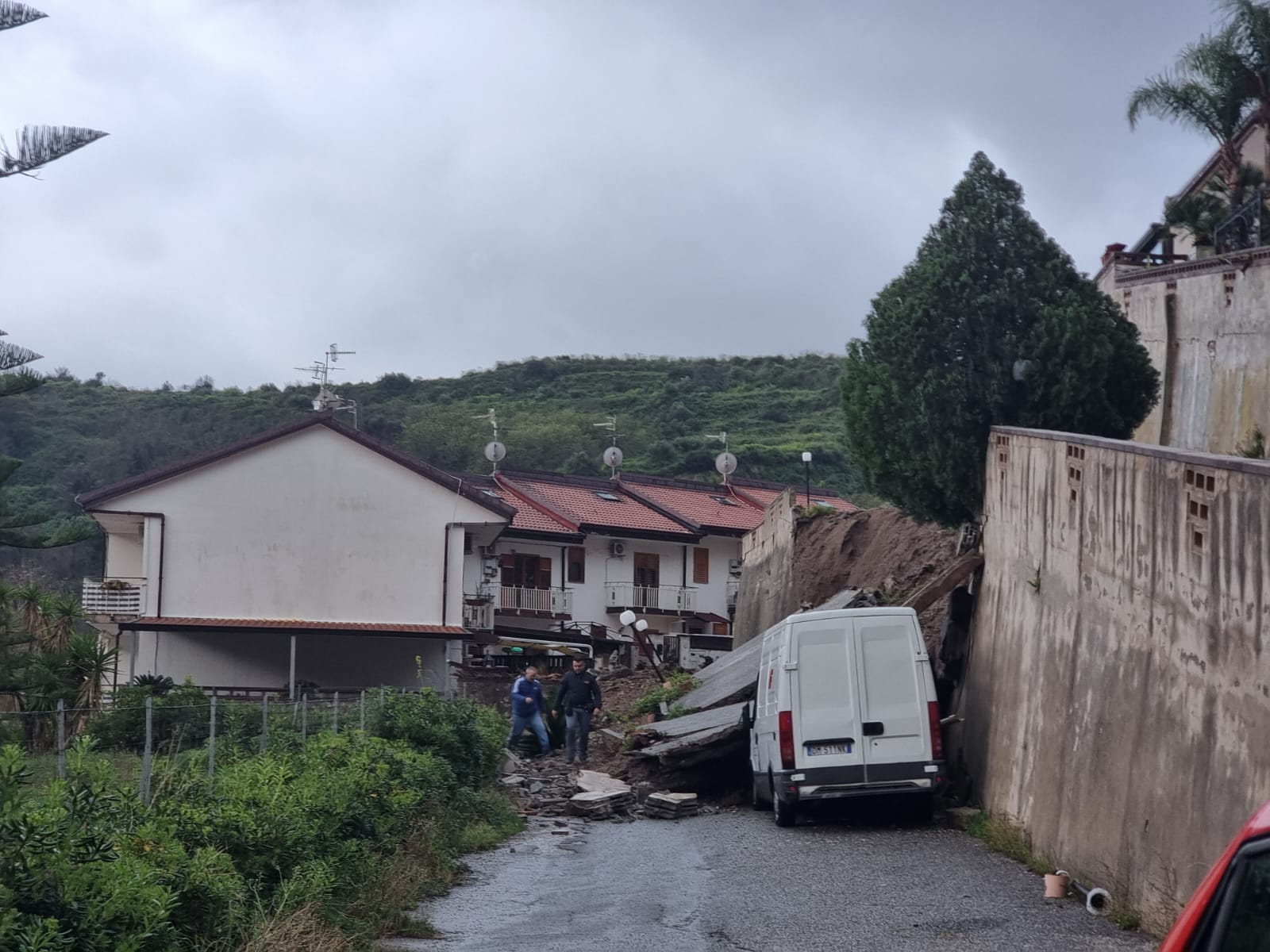 Messina, frane e crolli su molte zone del territorio: 14 famiglie ...