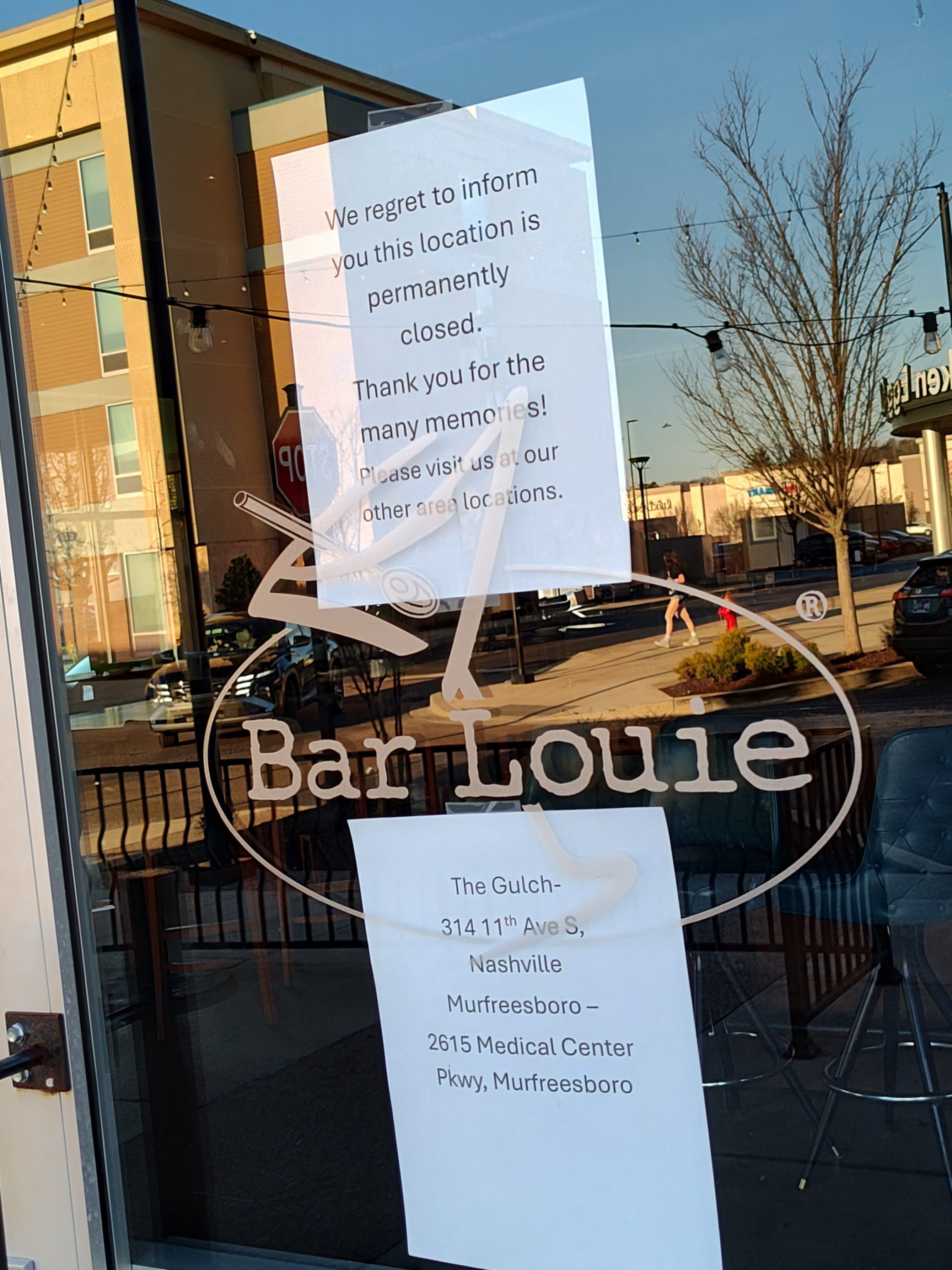 Two Illinois Bar Louie locations shut doors amid nationwide closures ...