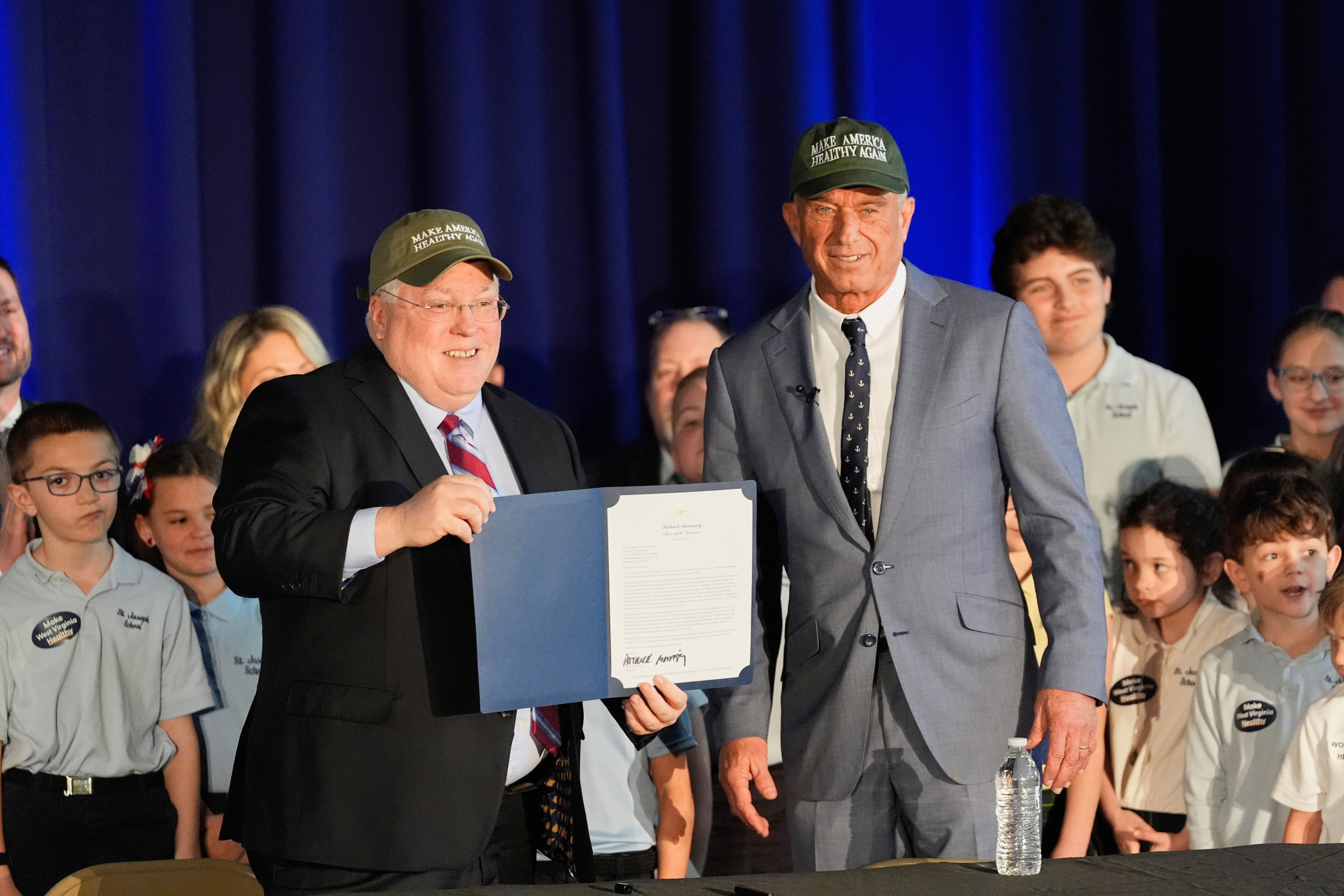 RFK Jr. Tells Governor to His Face He Needs to Lose 30 Pounds