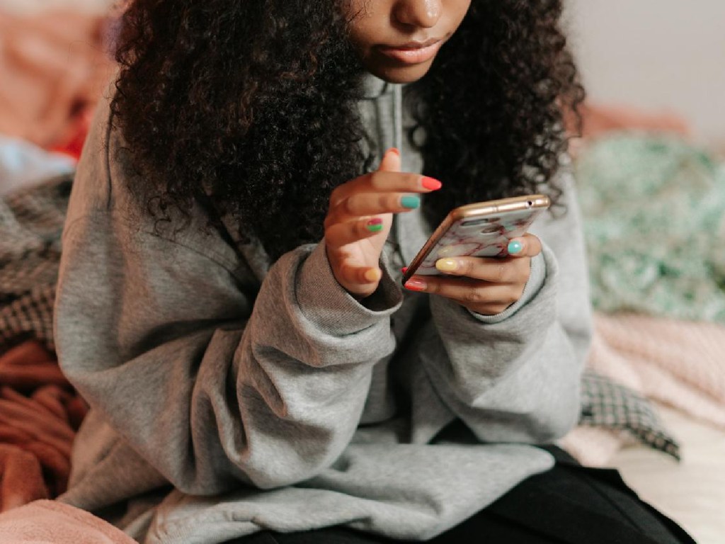 A New Study Shockingly Shows Cell Phones Are a Positive Influence on ...