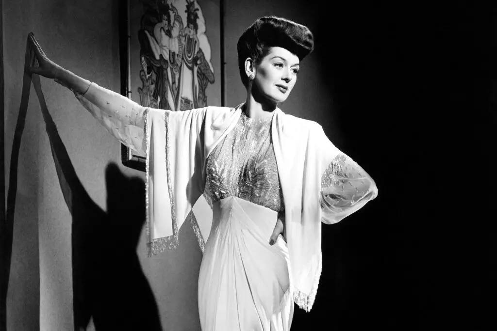 12 Outrageous Clothing Rules Women Actually Had to Follow in the 1940s