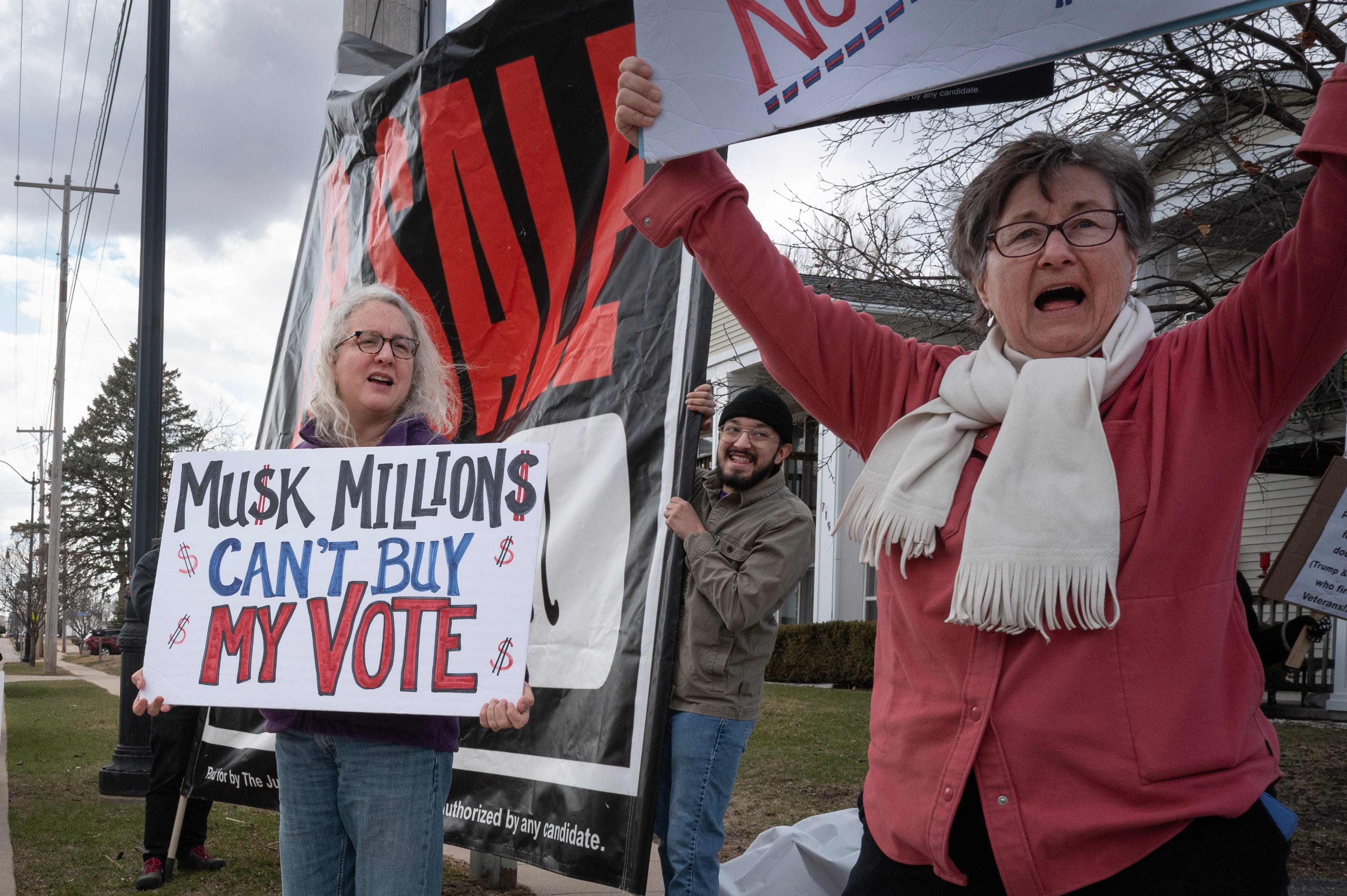 Elon Musk reneges on latest promise to buy voters. Hm, wonder why ...