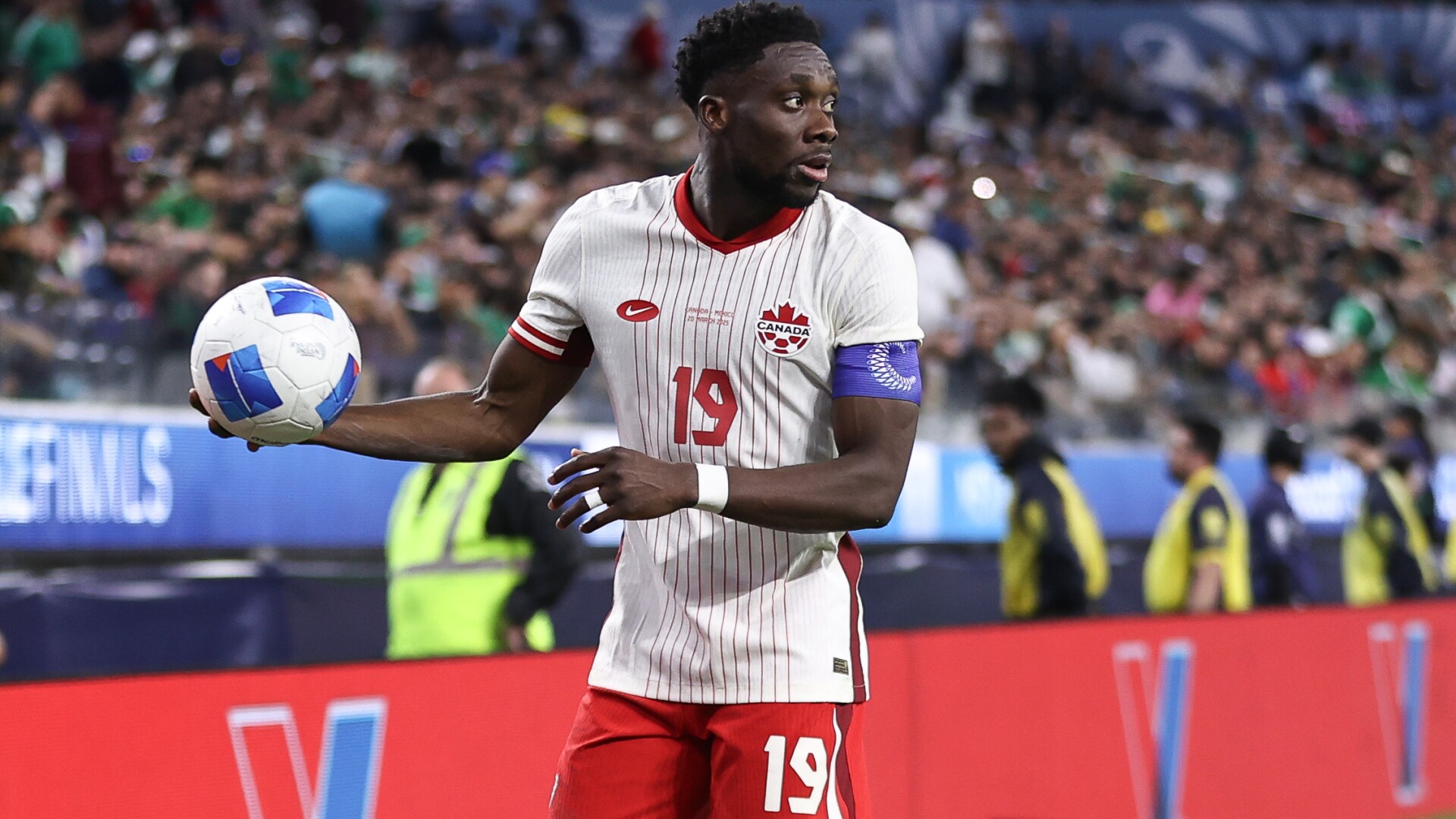 Bayern Munich lash out at 'negligent, not professional' Canada Soccer after Alphonso Davies ACL tear