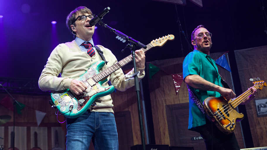 Why did Matt Sharp leave the band Weezer?