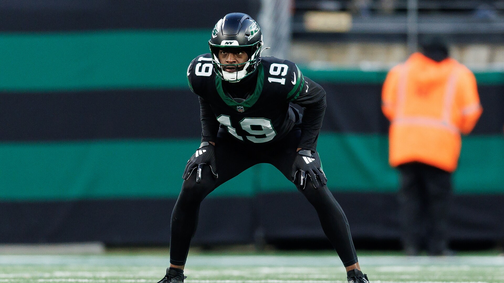 Jets WR Irvin Charles signs exclusive rights tender