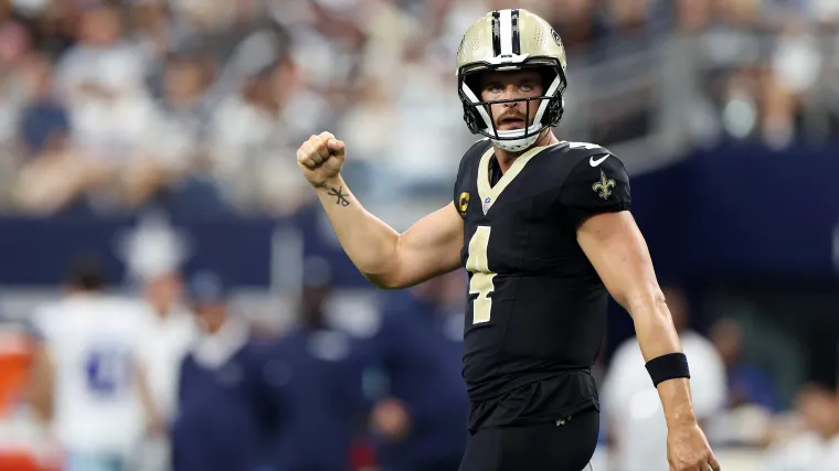 What happened to Derek Carr? Sudden injury puts Saints QB's NFL future ...