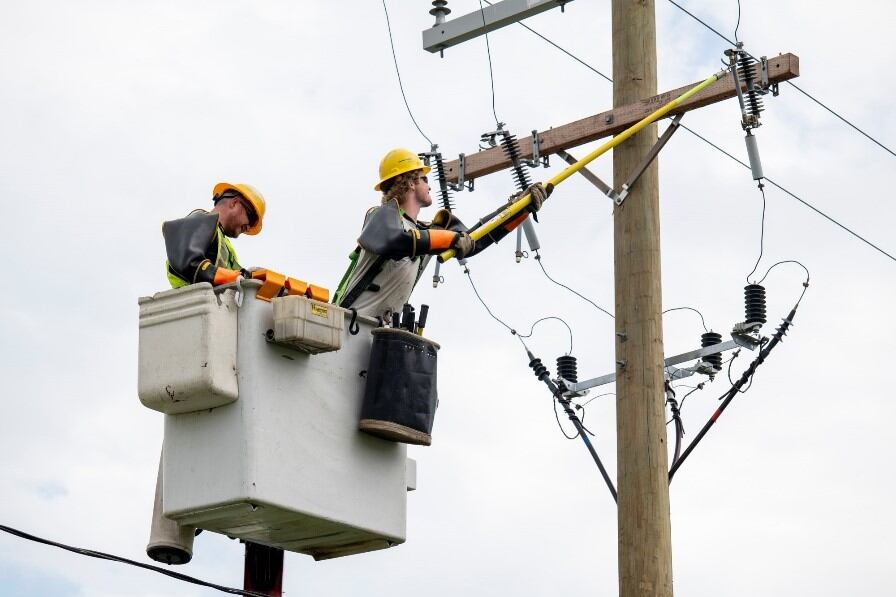 Consumers Energy prepares 600 crews for possible outages this weekend
