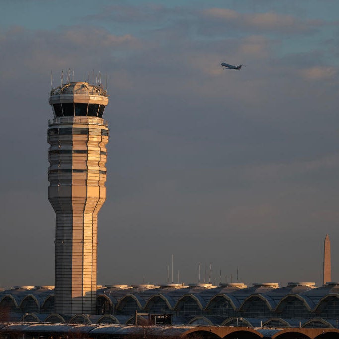Close call between Delta flight, Air Force jet near Reagan National