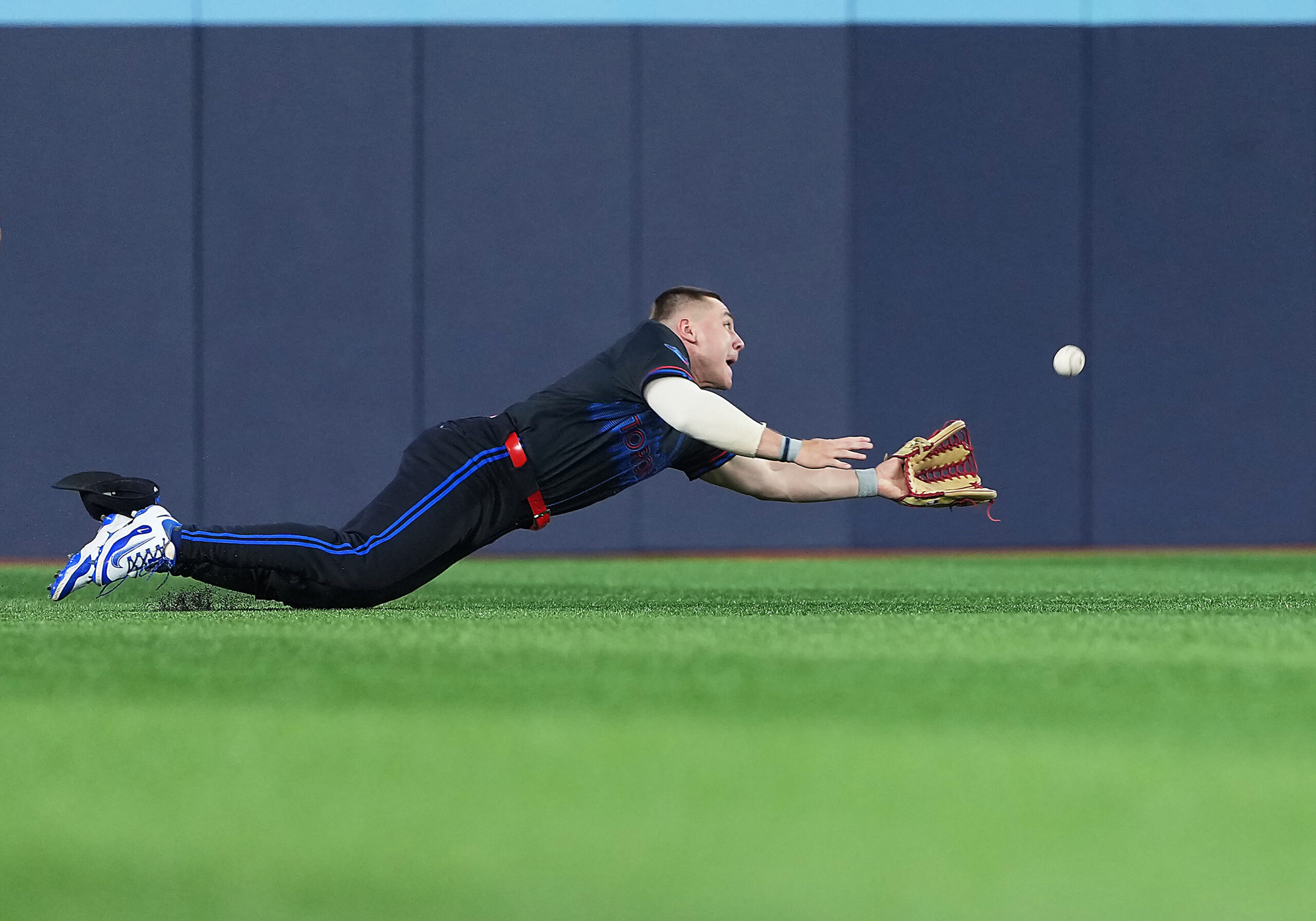 Watch: Alan Roden drives in his first big league run, makes a ...