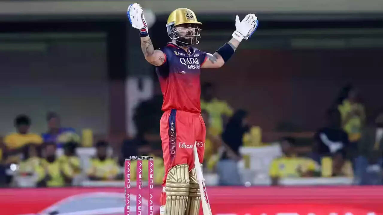Hit on helmet, Virat Kohli does this during RCB vs CSK match- WATCH